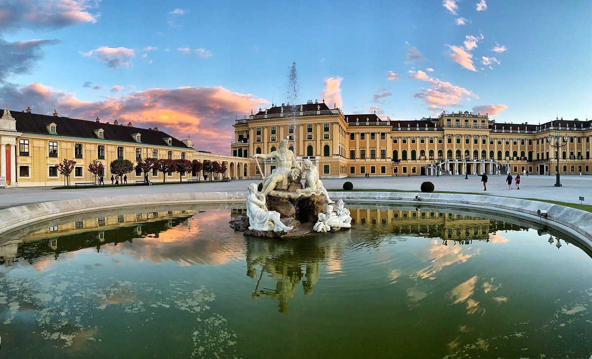 Top 10 Places to Visit in Vienna | Best Austria Tour Packages